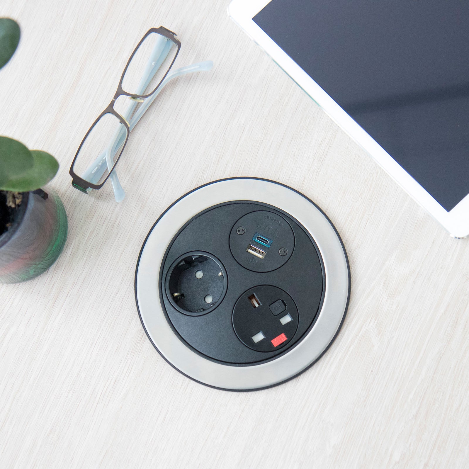 OE Pandora Socket Unit | The Power Outlet